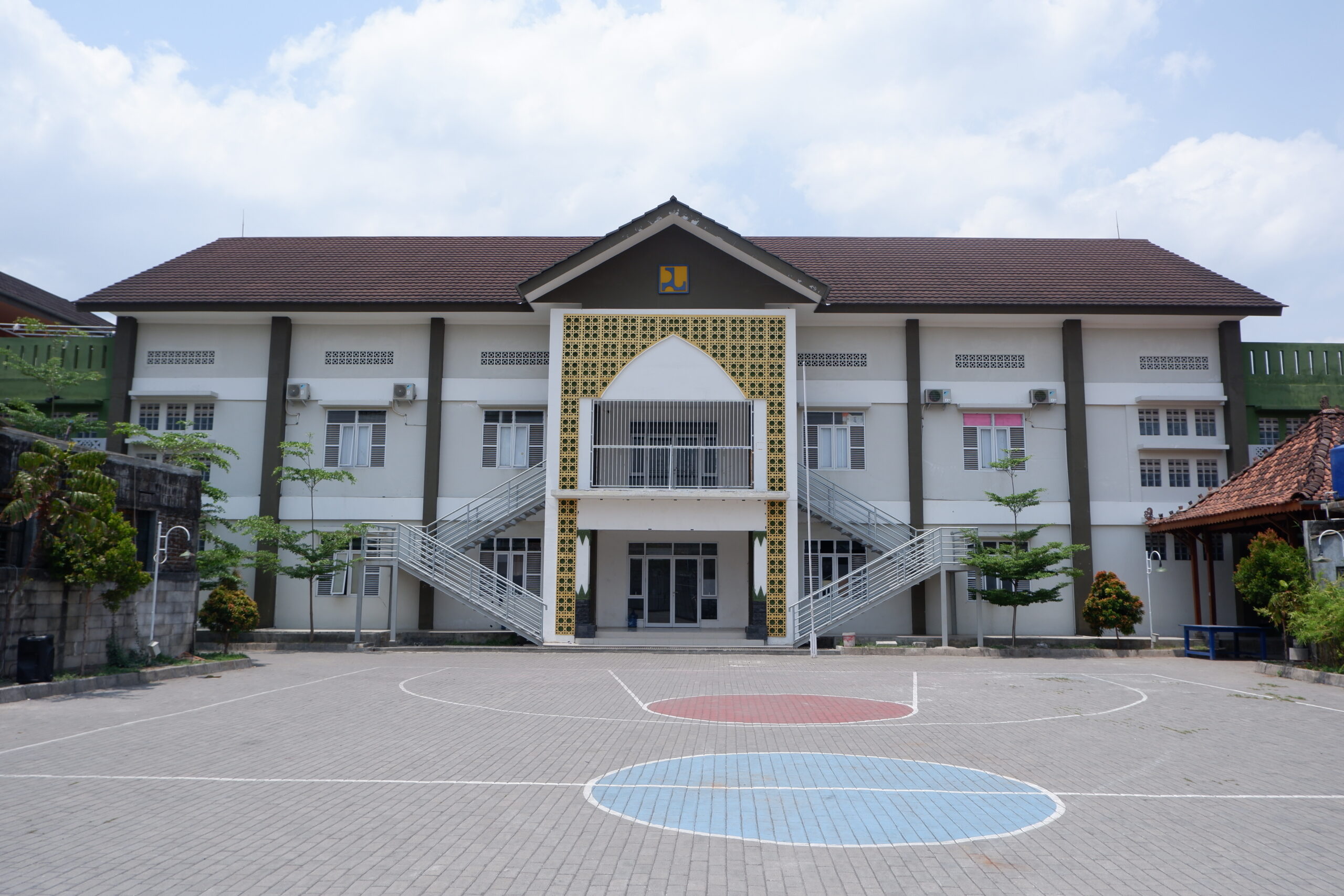 Gedung SMA - Pondok Pesantren Ali Maksum